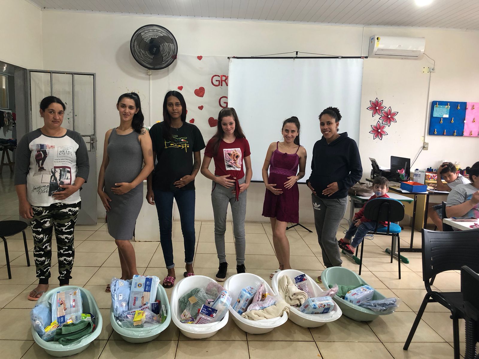 Assistência Social entrega kits para gestantes do projeto Gerando Vidas ...
